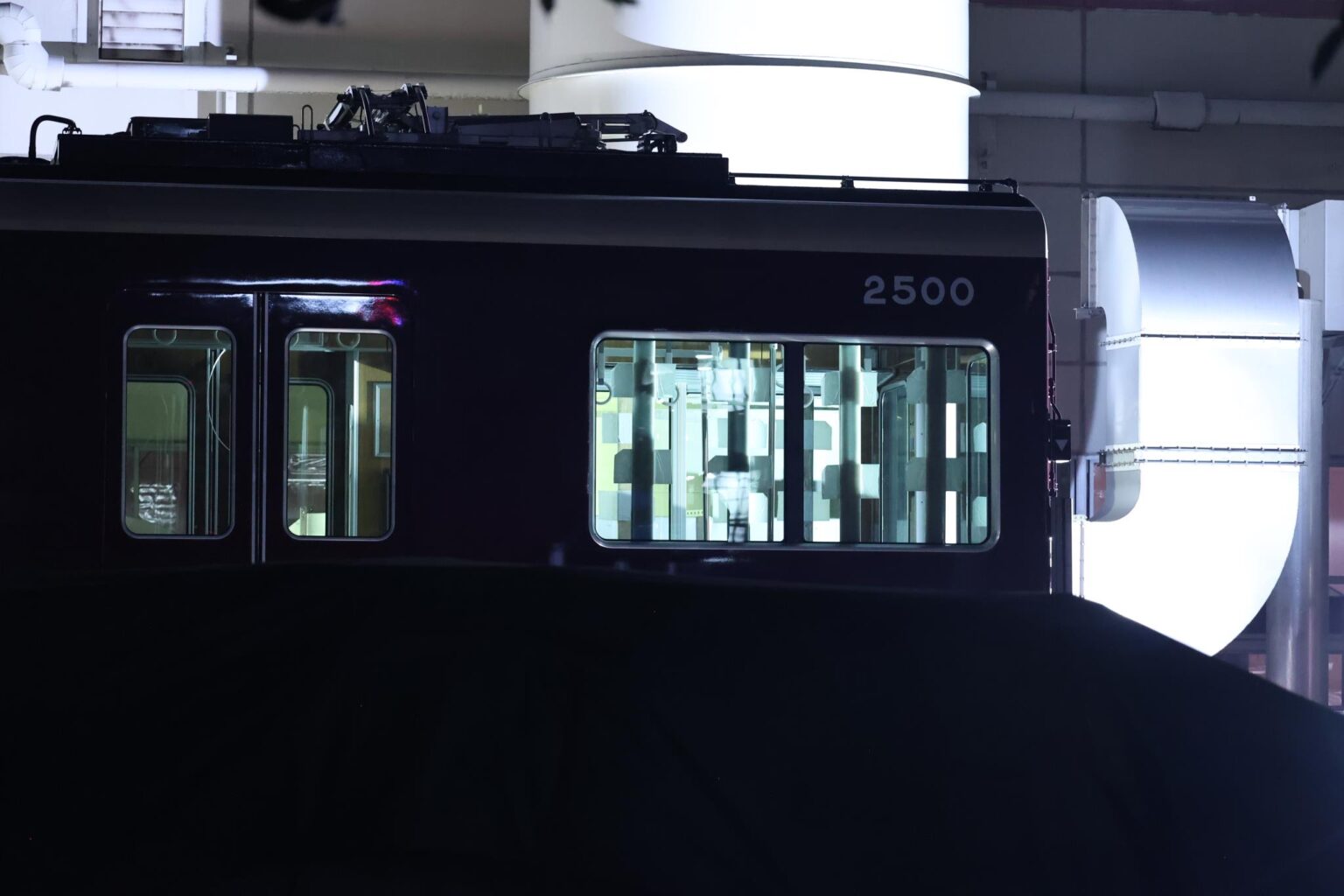 【阪急】新2000系 2000Fがついに登場！（陸送搬入） | NOSE KNITs